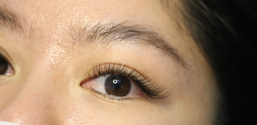 Cara Instan Bikin Alis & Mata Rapi Saat Menyusui - Roona